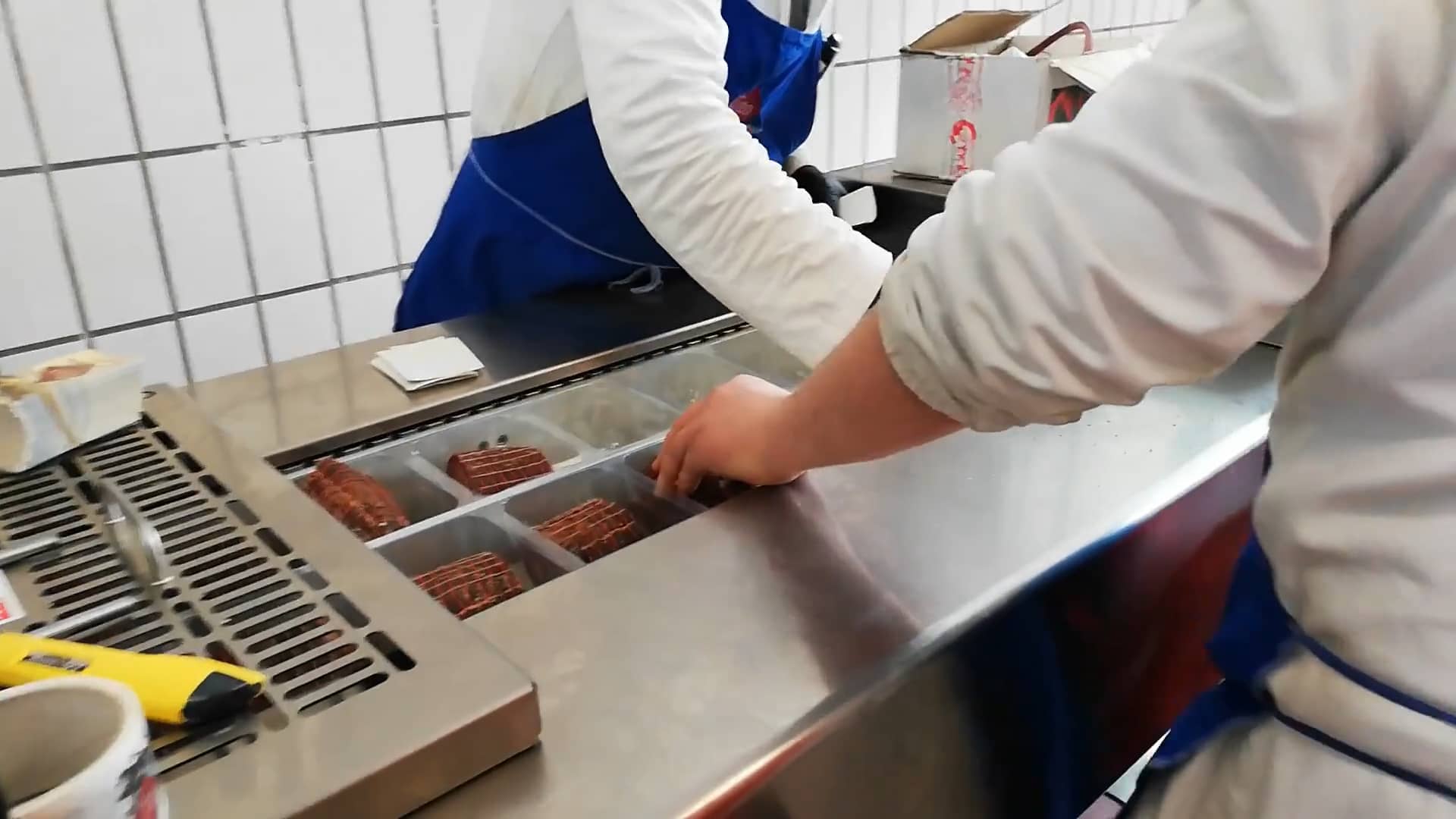 COLIMATIC thermoforming THERA450 using flexible&shrink film for cold ...