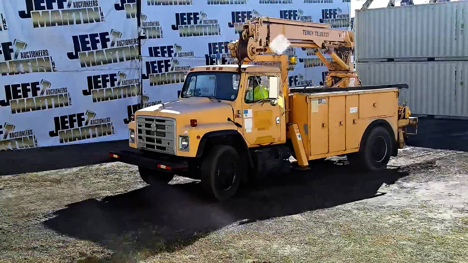 1986 NAVISTAR 1954 SA DIGGER DERRICK TRUCK VIN 1HTLDTVN4GHA29140 on Vimeo