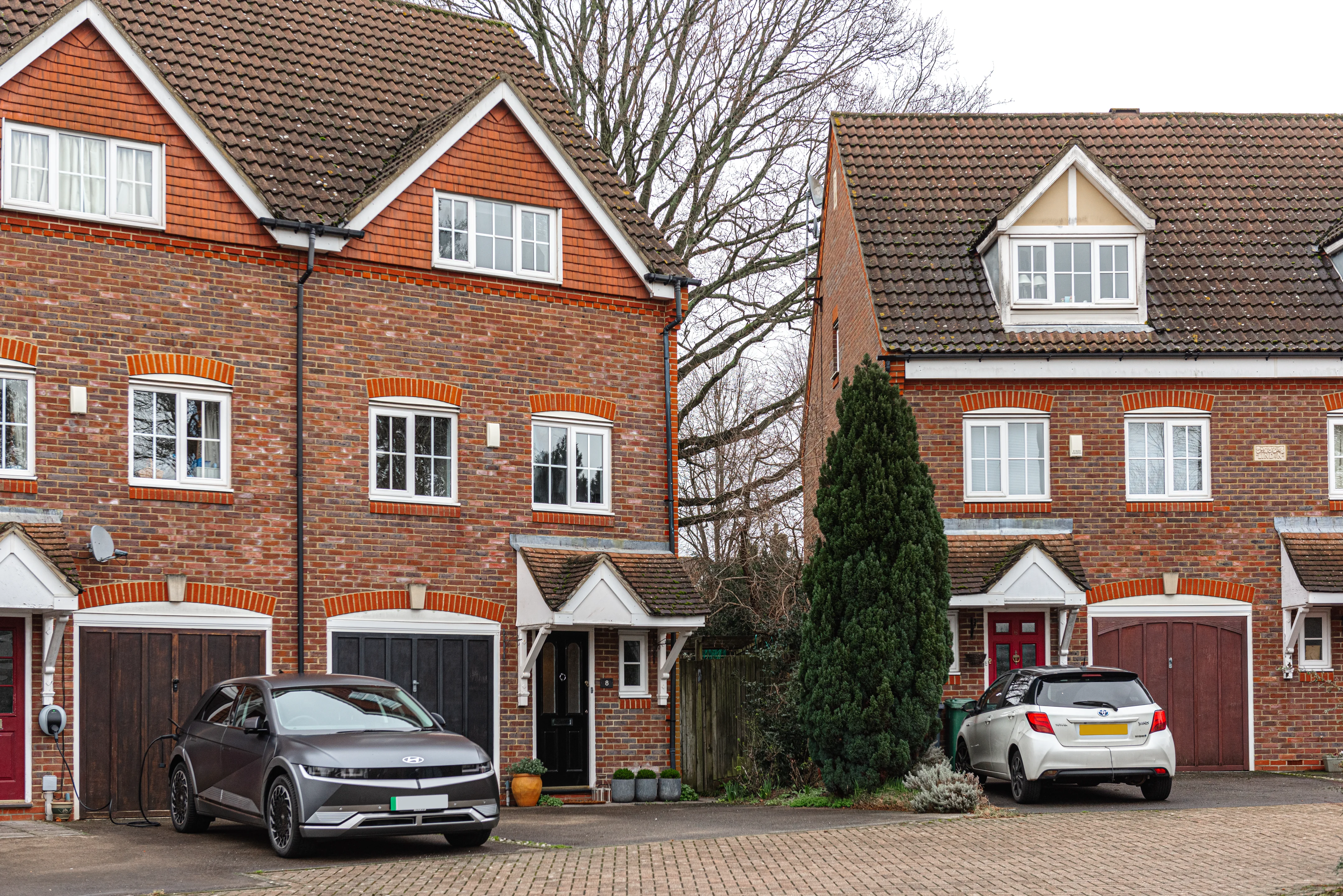 Bassett Drive, Reigate - Ralph James on Vimeo