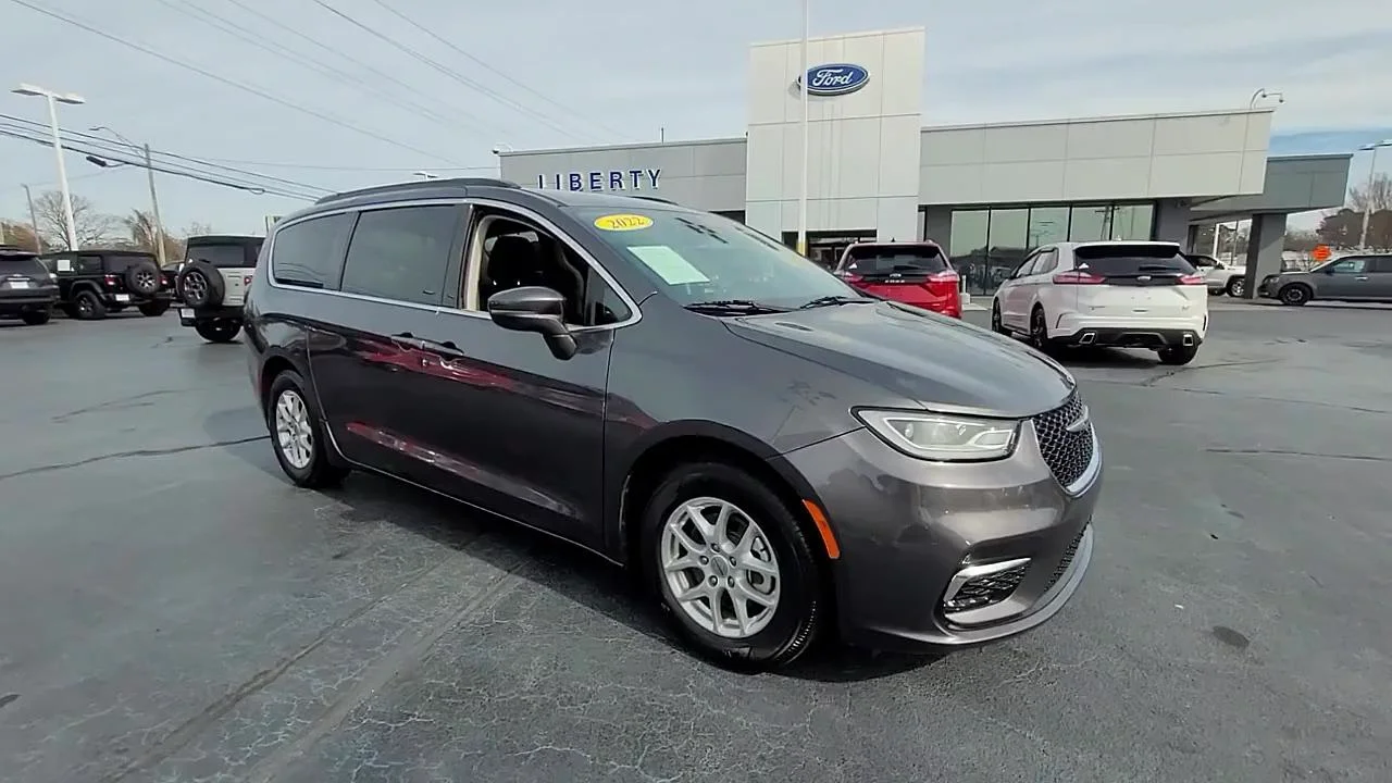 USED 2022 CHRYSLER PACIFICA Touring L at Liberty Ford Fayetteville ...