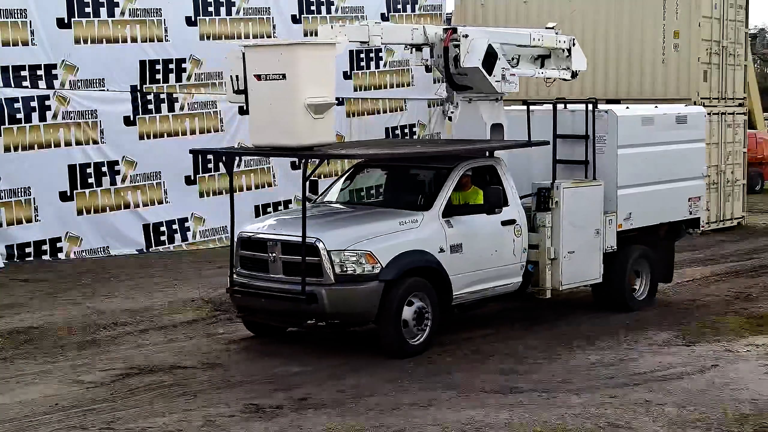 2011 DODGE 5500 HEAVY DUTY SA BUCKET TRUCK TEREX HI-RANGER LT-38 VIN ...