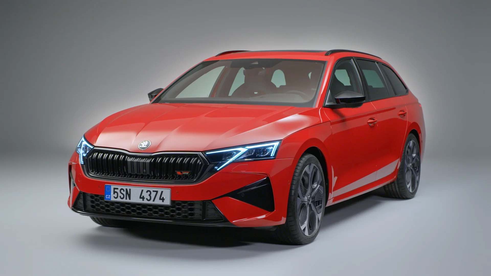 Škoda Octavia RS Velvet Red | Footage