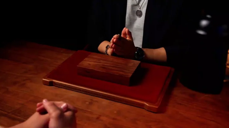 The Choice Box by Didier Ledda & TCC Magic on Vimeo