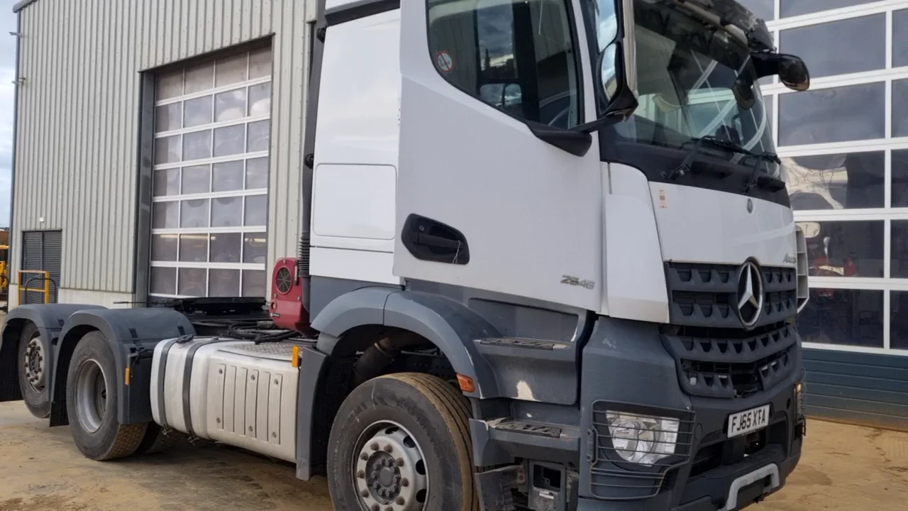 Mercedes Arocs 2548 - Leeds March 24 on Vimeo