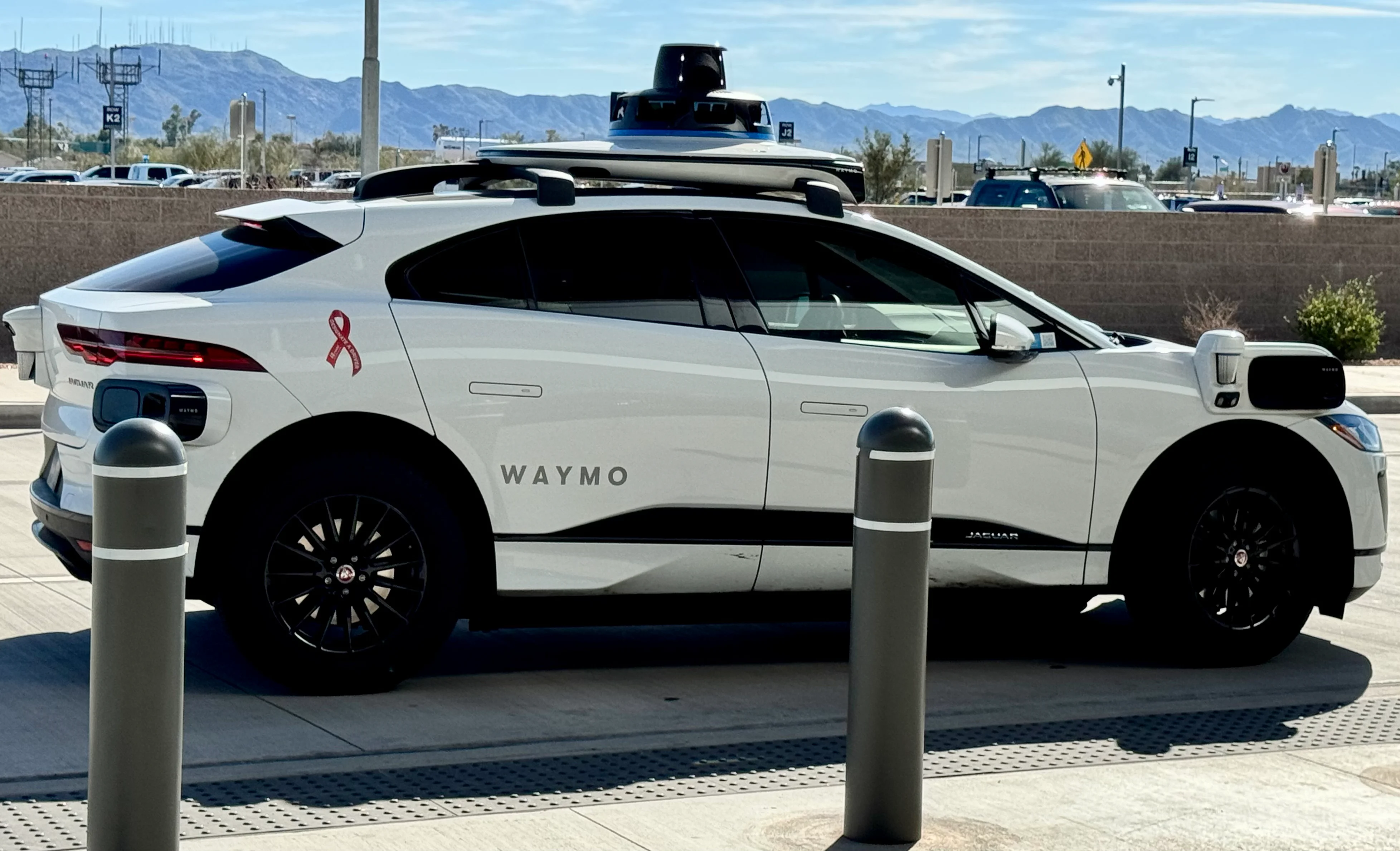 AI technology powering self-driving Jaguar I-Pace SUVs on Vimeo