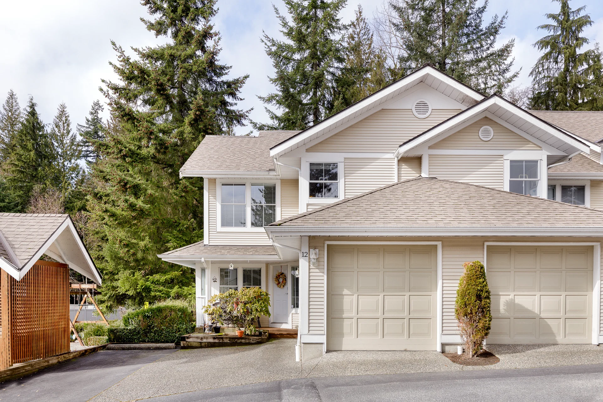 Jeff Pennington - 12-2590 Panorama Dr, Coquitlam on Vimeo