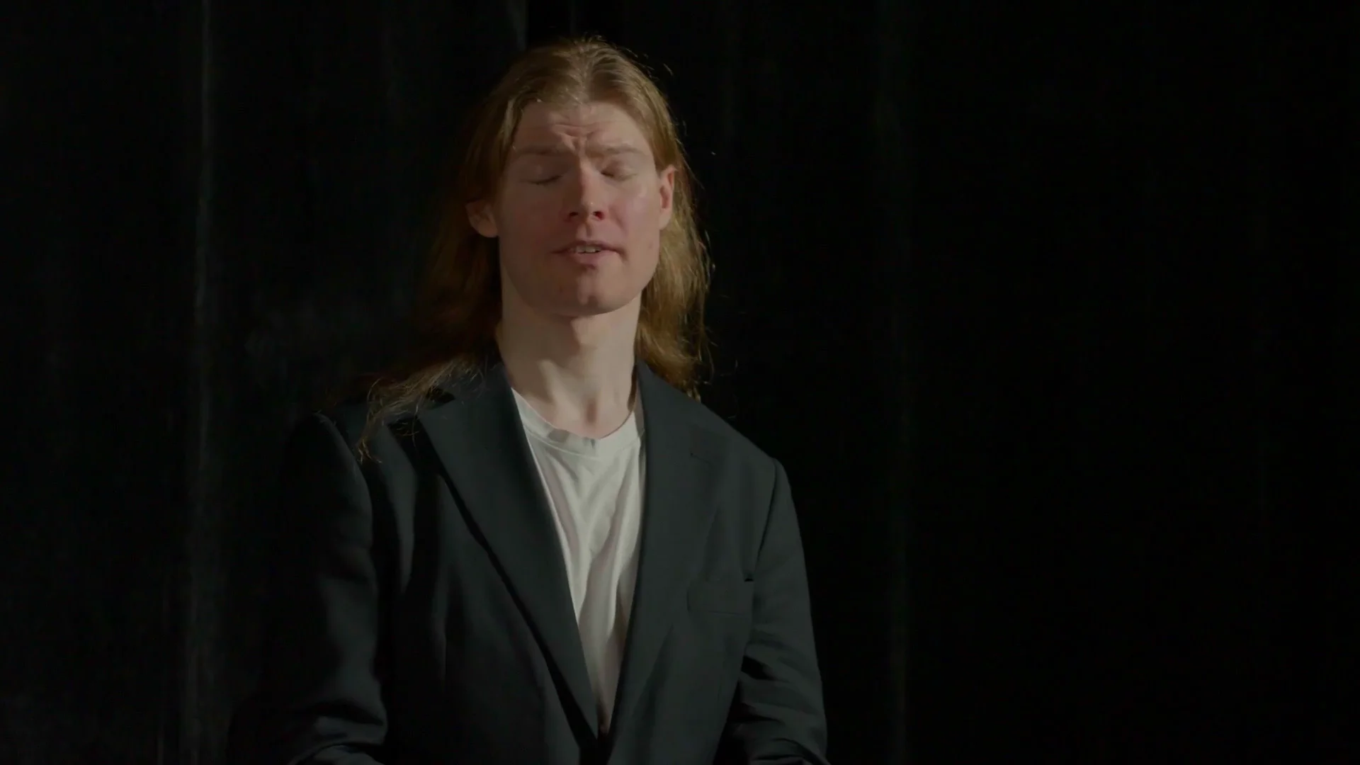 Alexander Ullberg - Self-portrait (FAMU) on Vimeo