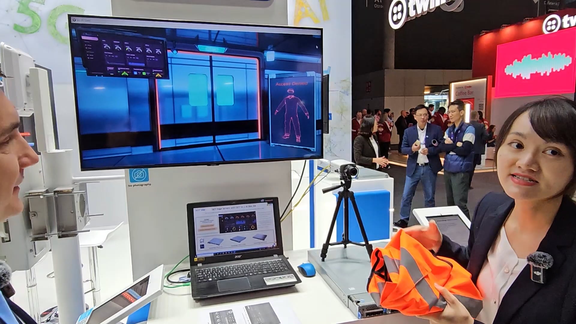 Intel - QCT Booth Demo with Ruby Lin | Intel® Industry Solution Builders