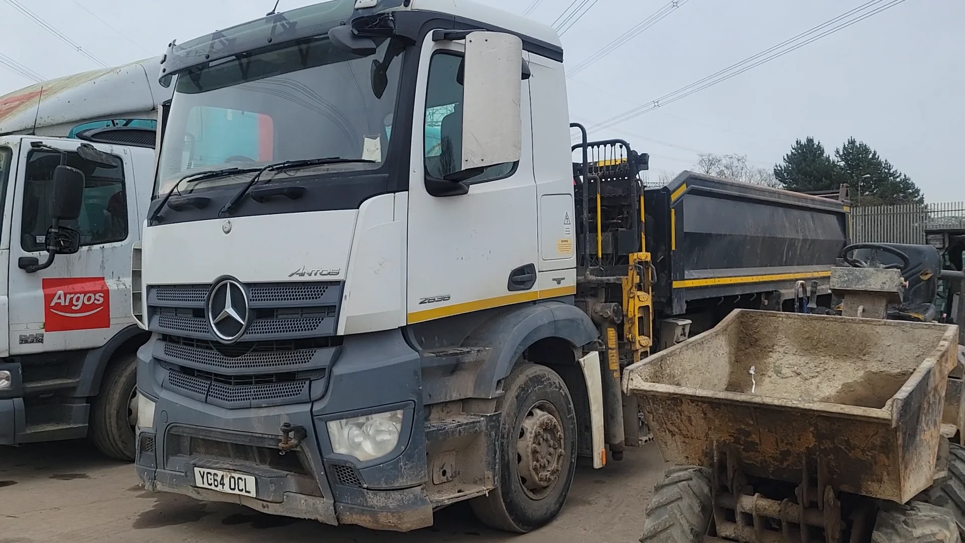 Mercedes 6x2 Tipper Grab Lorry - Leeds March 24 on Vimeo