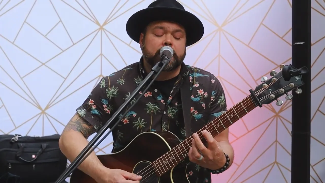 Patrick Gavigan - Guitar + Voice