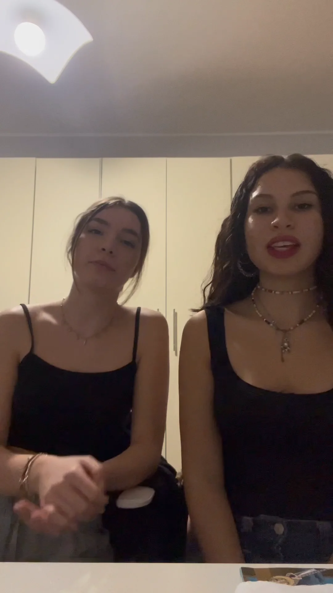 Video von Asia und Sofia on Vimeo
