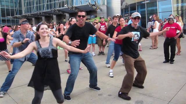 SWING DANCE FLASH MOB on Vimeo
