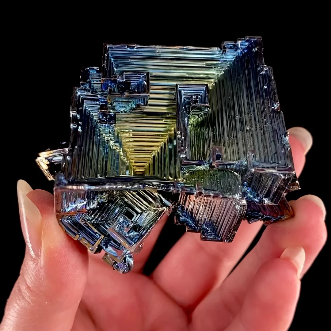 Bismuth (synthetic) on Vimeo