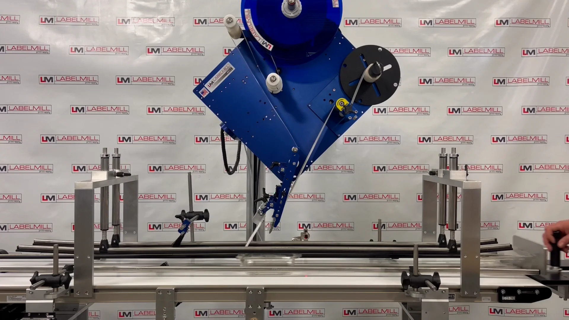 LabelMill LM5000 Split Belt Conveyor & LM4012 Wipe-On Label Applicator ...