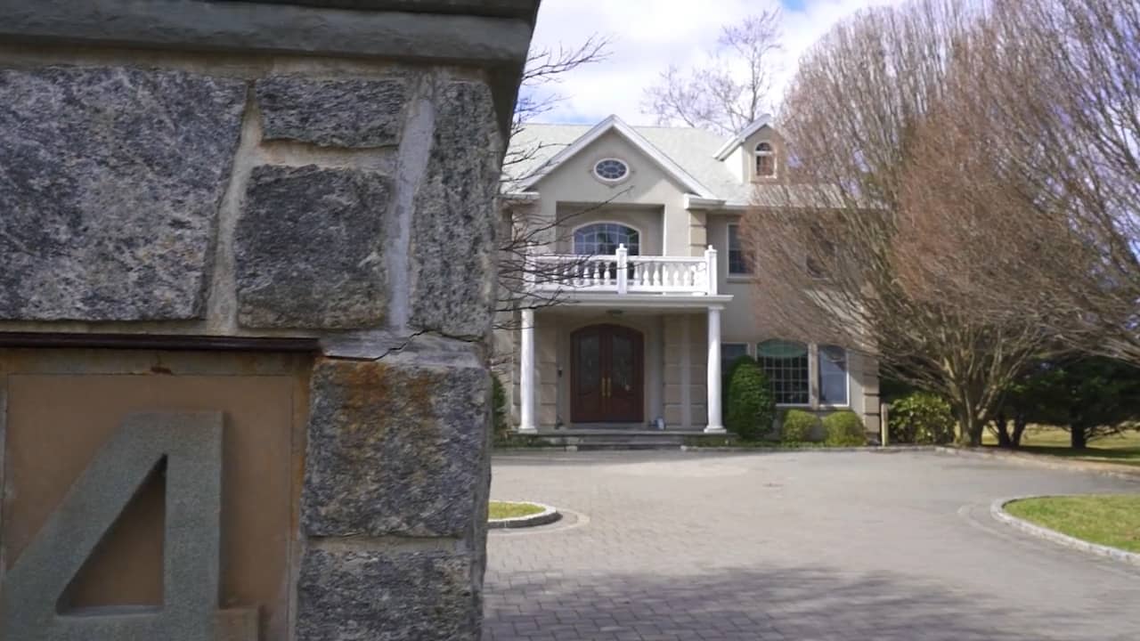 Luxury Property Tour with Maria Babaev; 4 Filasky Court, Upper ...