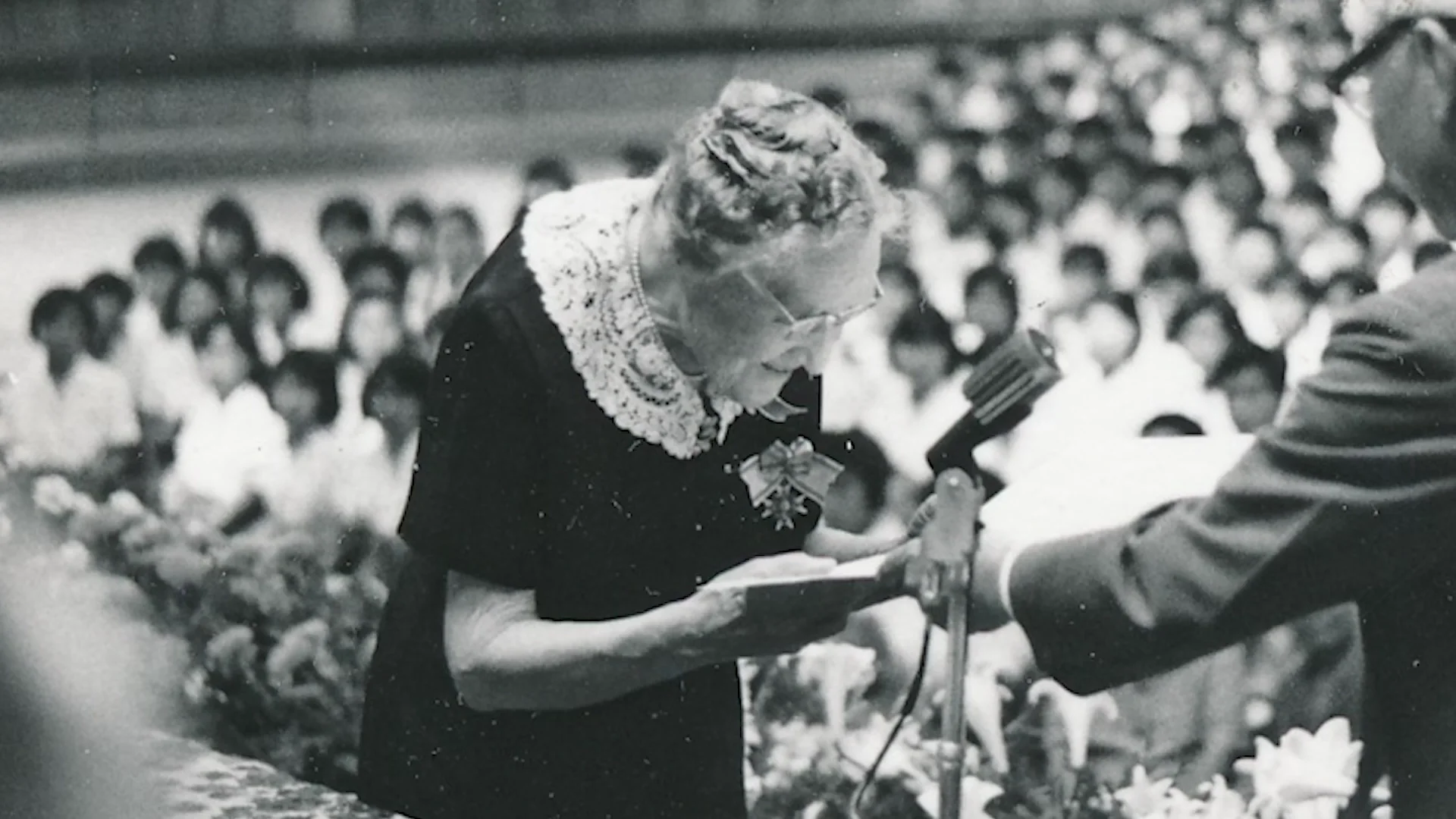 One Shall Chase A Thousand - Mabel Francis (ENG)