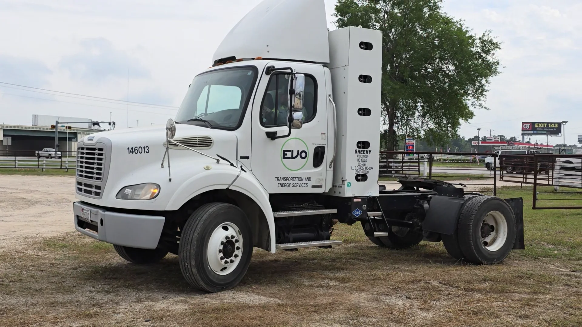 2014 FREIGHTLINER M2 CNG SINGLE AXLE DAY CAB TRUCK TRACTOR ...