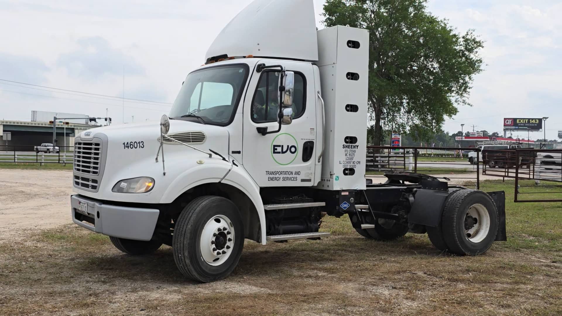 2014 FREIGHTLINER M2 CNG SINGLE AXLE DAY CAB TRUCK TRACTOR ...