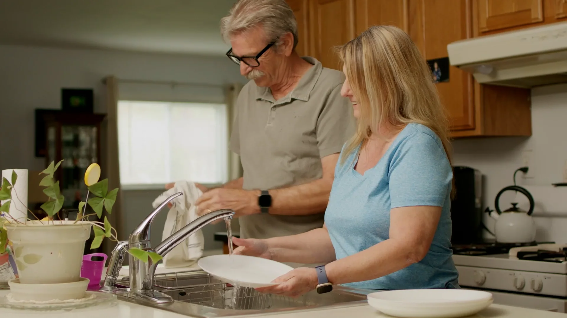 Iwan_Joanne Web_16x9_3.24 (1)