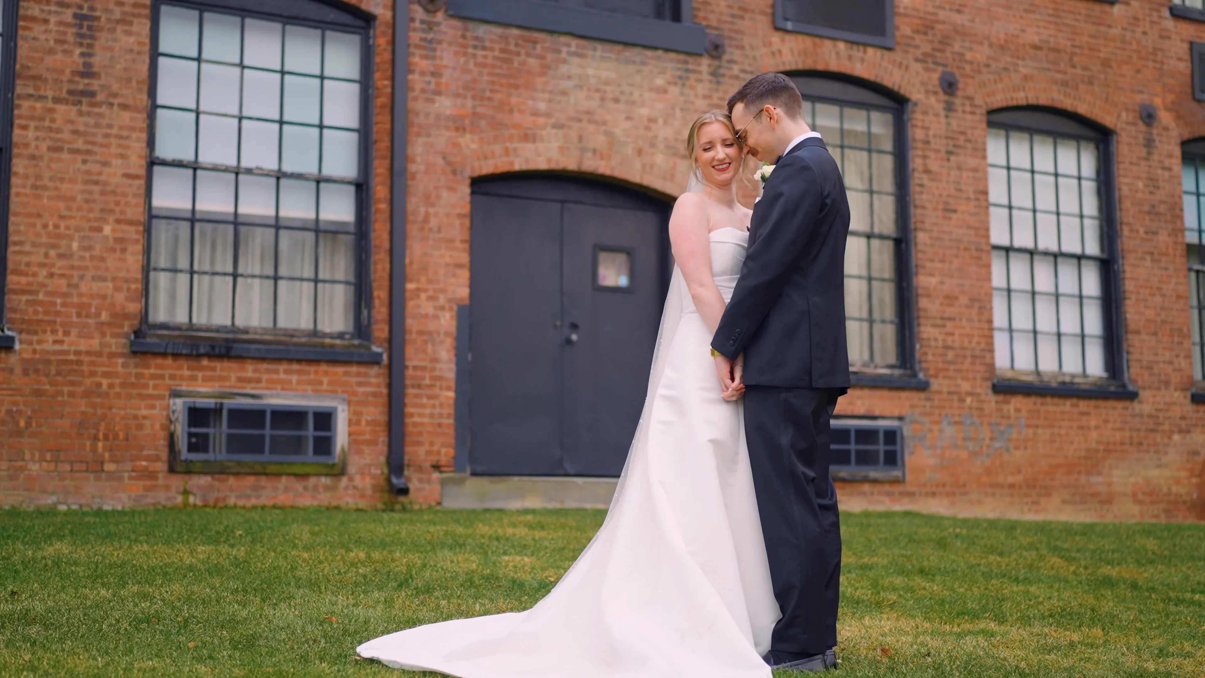 Emily & Connell - NST Pictures :: The Roundhouse Wedding :: Beacon NY ...