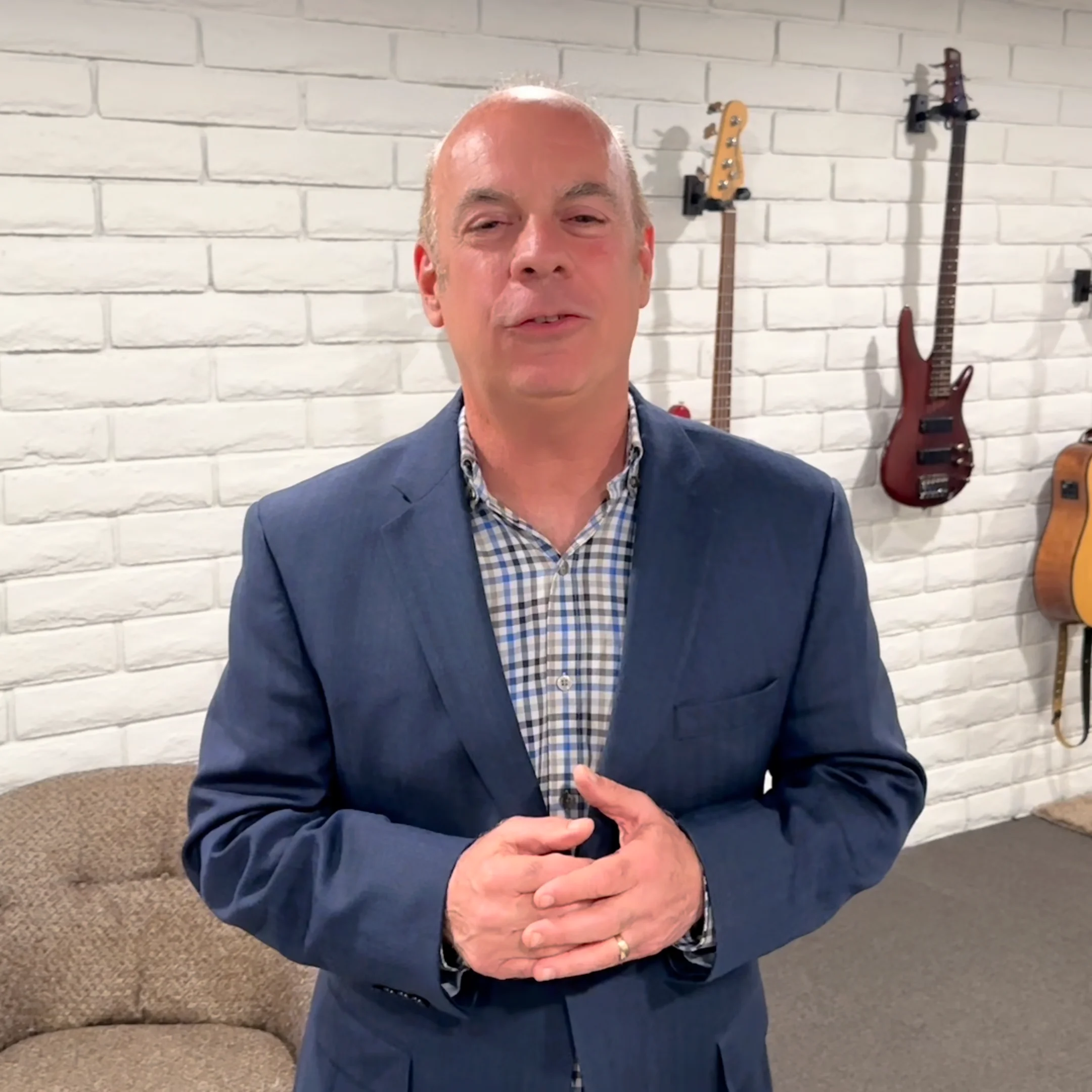 Pastor Rob - Easter Invite on Vimeo