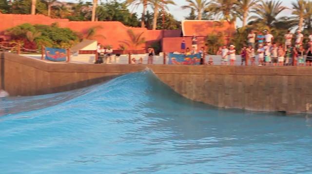 Siam Park Wave Pool Surfing on Vimeo