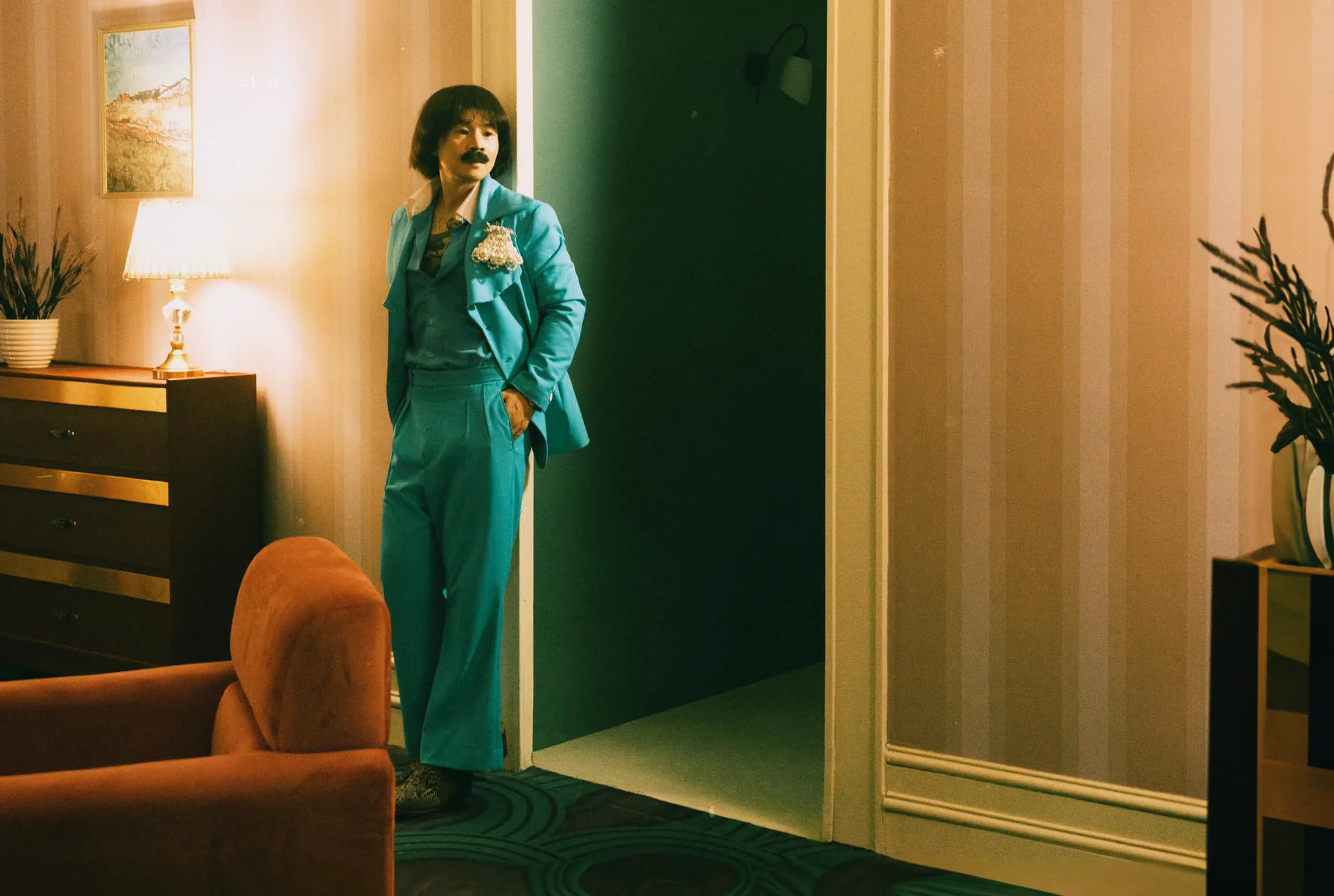 BINZ - HIT ME UP (ft. NOMOVODKA) | OFFICIAL MV