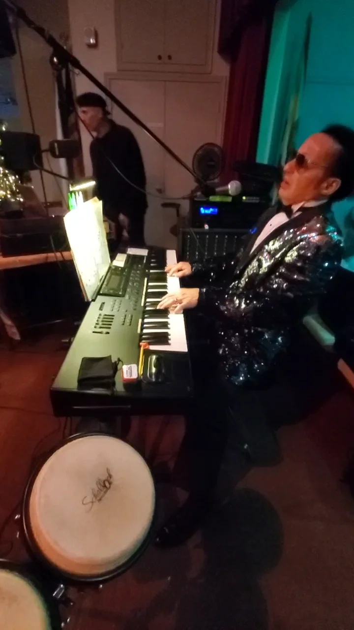 TONY CARLUCCI - UNCHAINED MELODY - LIVE - VOCALS & ARRANGER KEYBOARD on ...