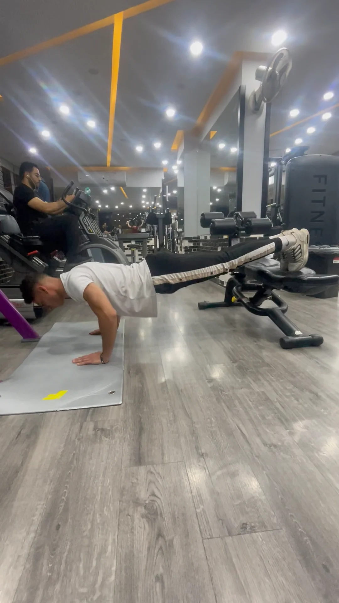 Decline push ups on Vimeo