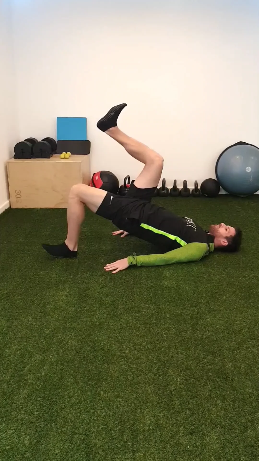 SINGLE LEG HAMSTRING SLIDE on Vimeo