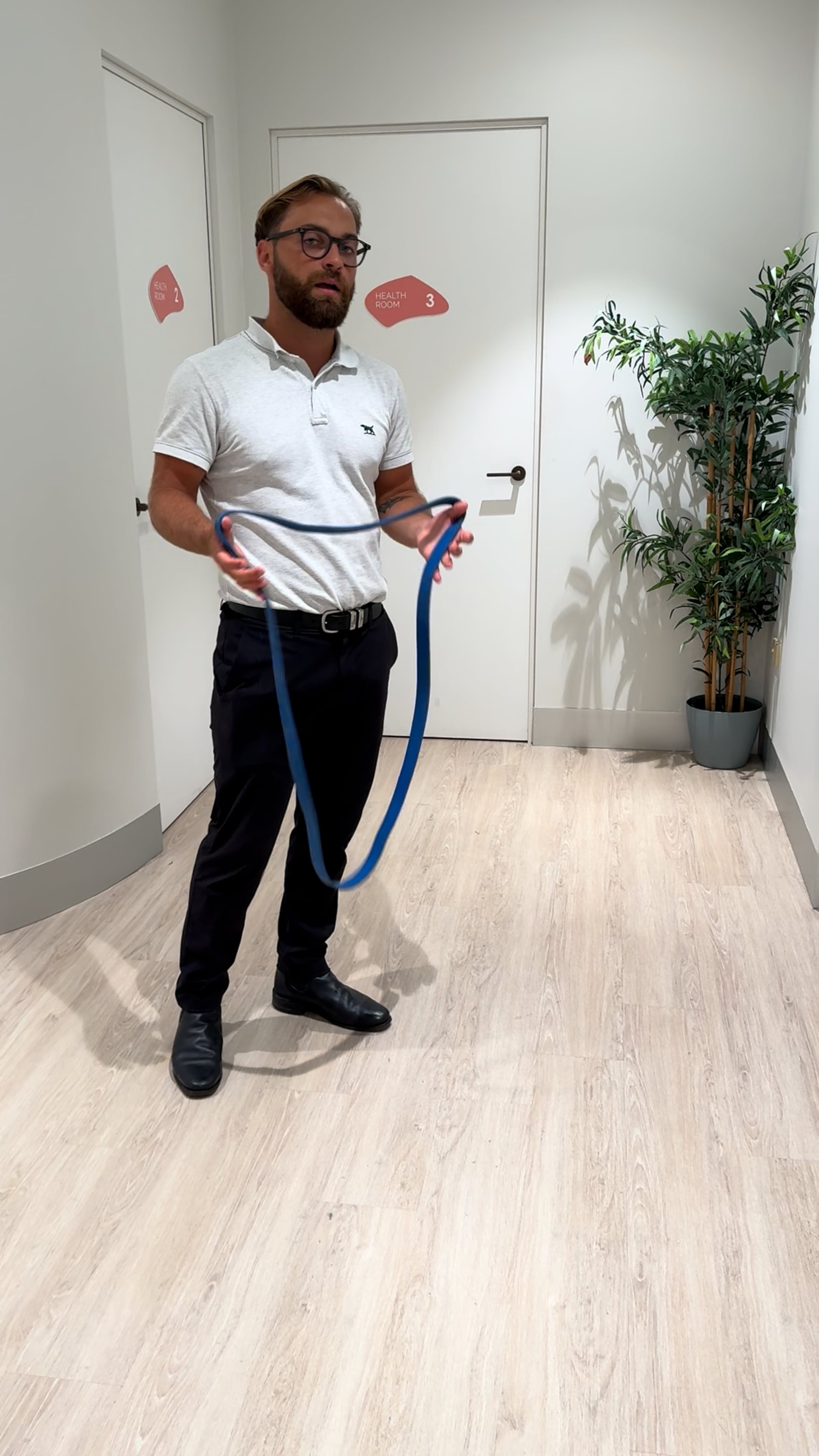 Isometric upper trap contraction