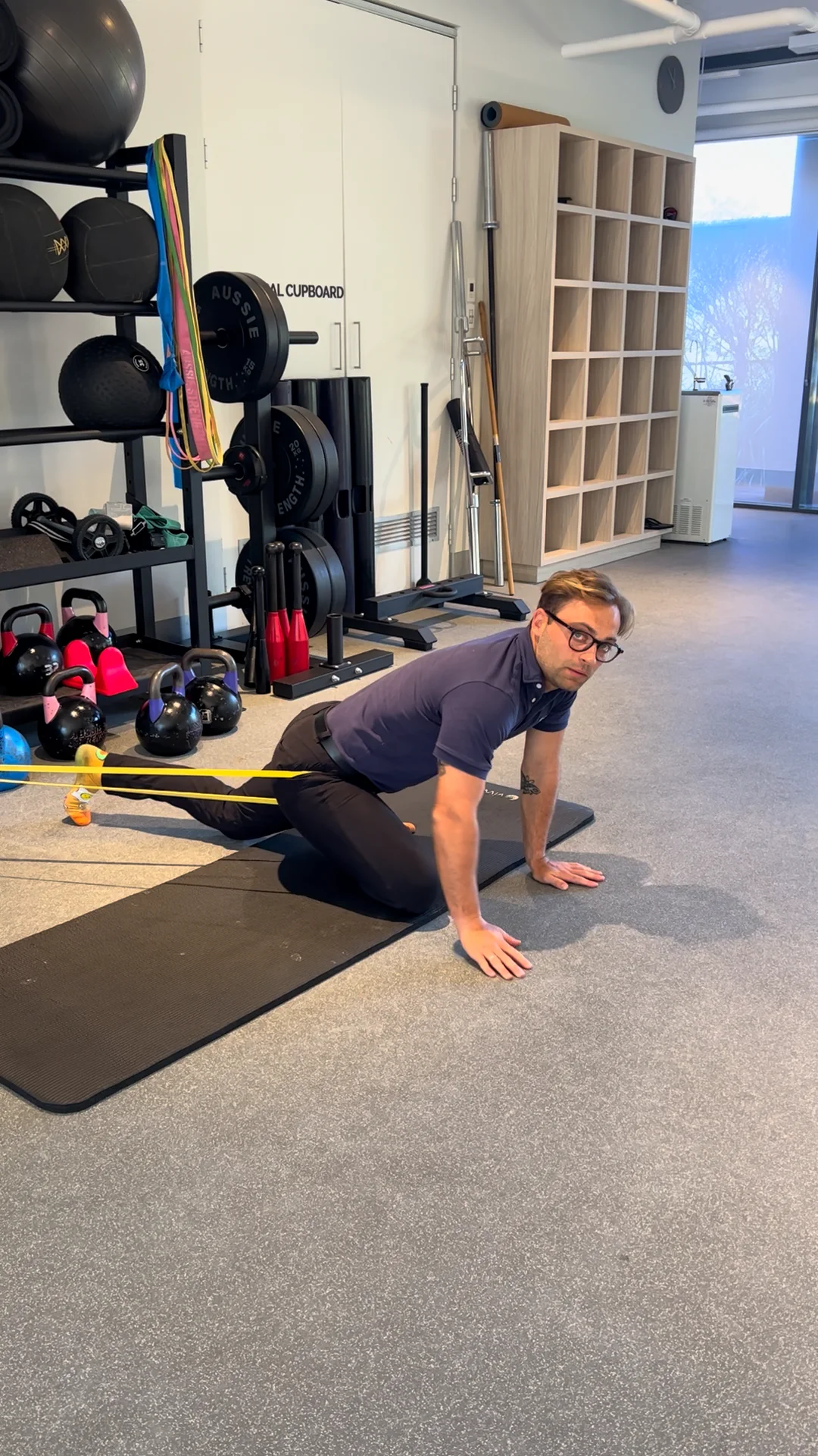 Hip distraction in pigeon stretch for ER on Vimeo