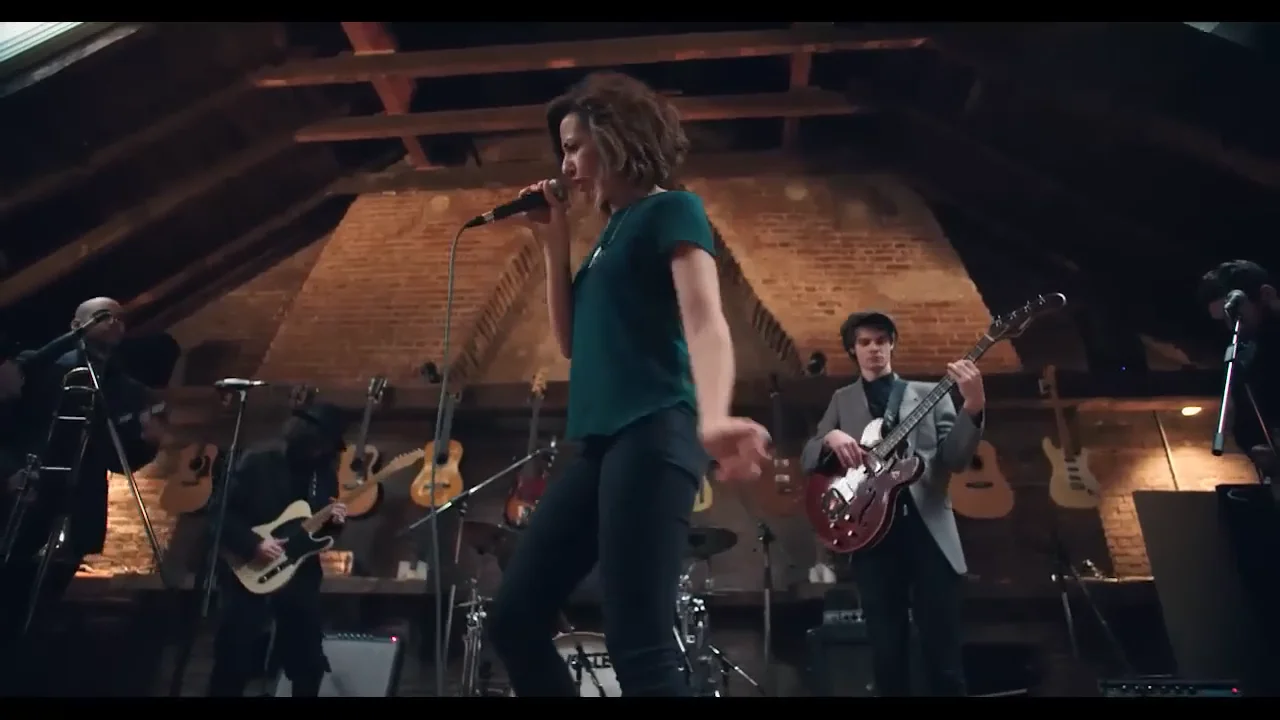 Roxy & The Underground Soul Sound - Show Me on Vimeo