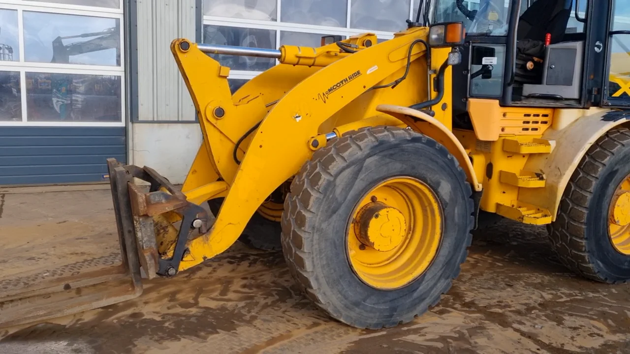 JCB 411B - Leeds April 24 on Vimeo