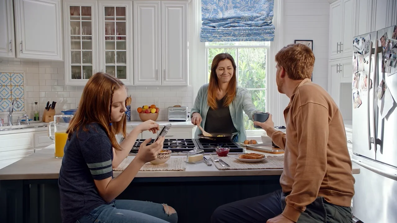 Cook’s Pest Control - “Chainsaw Carving”- Directed by David Jellison