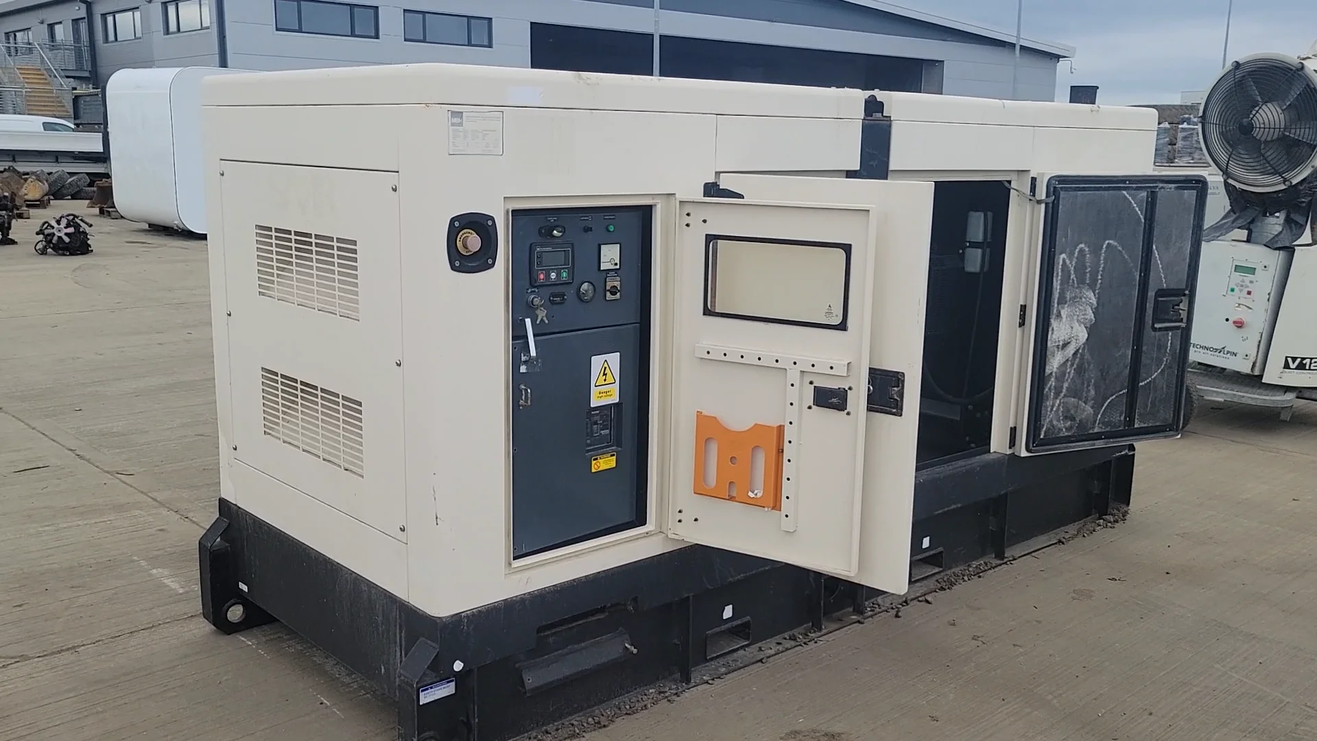 Mbh MBH150 - Leeds April 24 on Vimeo