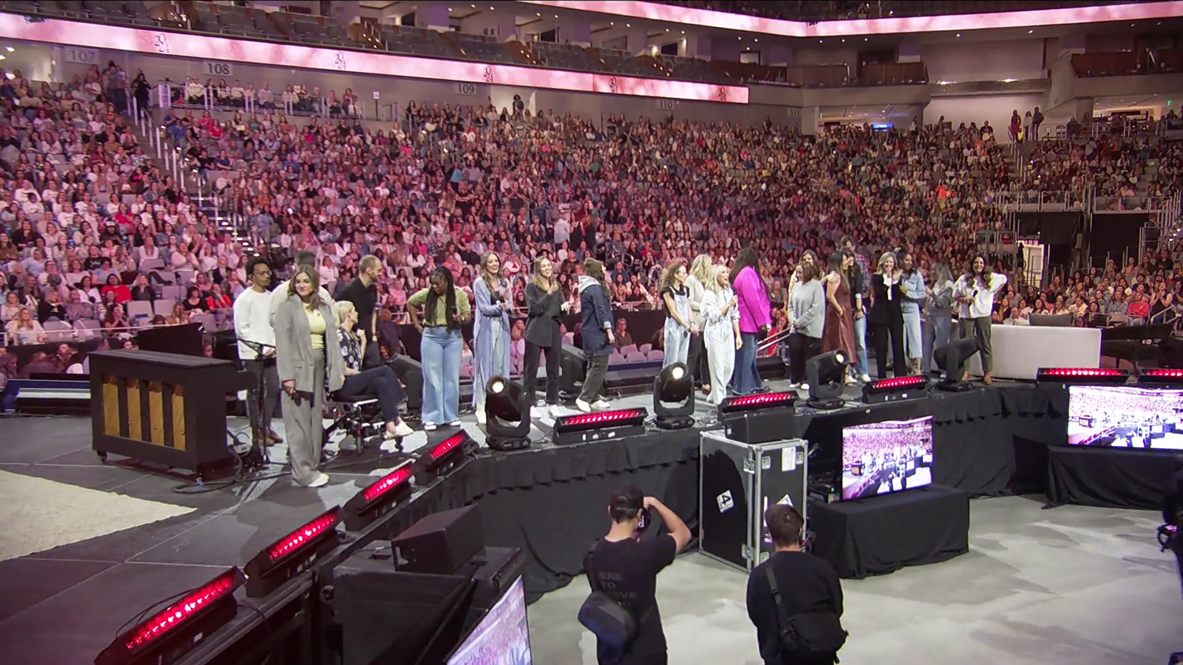 opening_prayer__jennie_allen,_hosanna_wong,_layla_de_la_garza,_christy ...