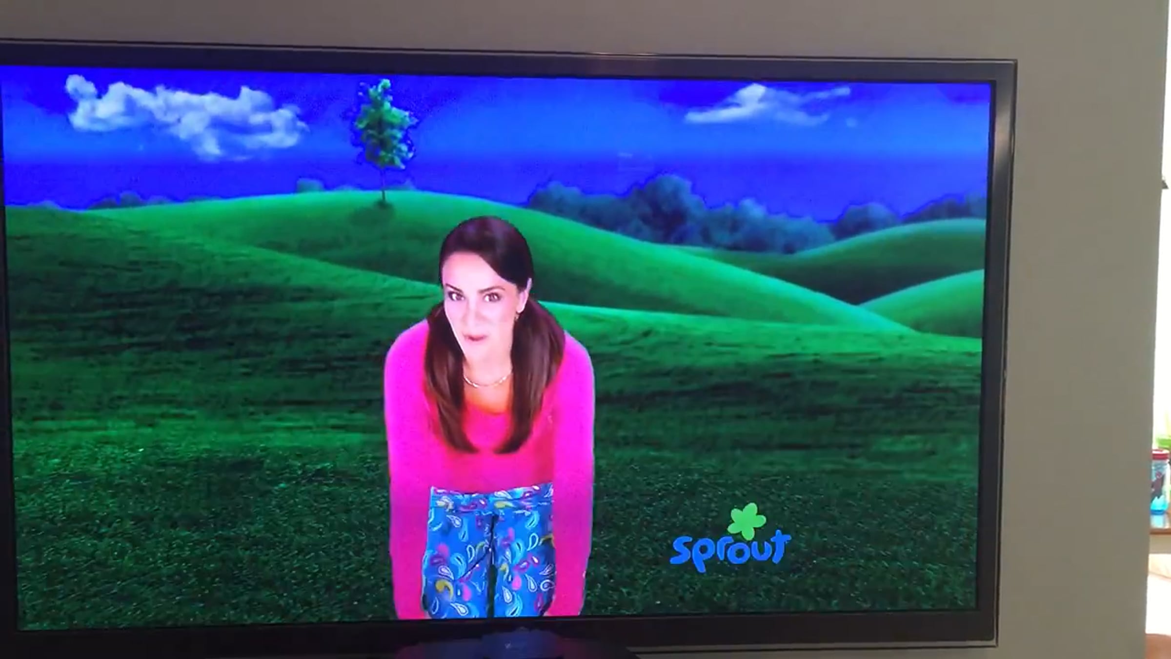 The Good Night Show Sprout Stretch (Heroes)