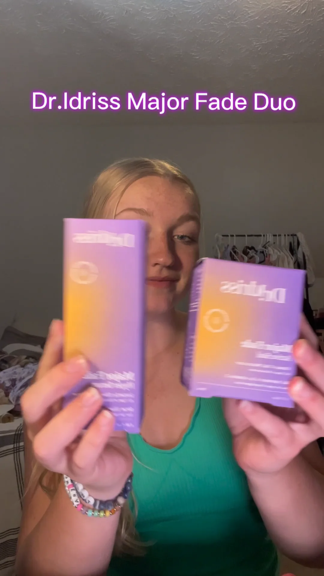 Major Fade Discoloration Duo asl_with_lola on Vimeo