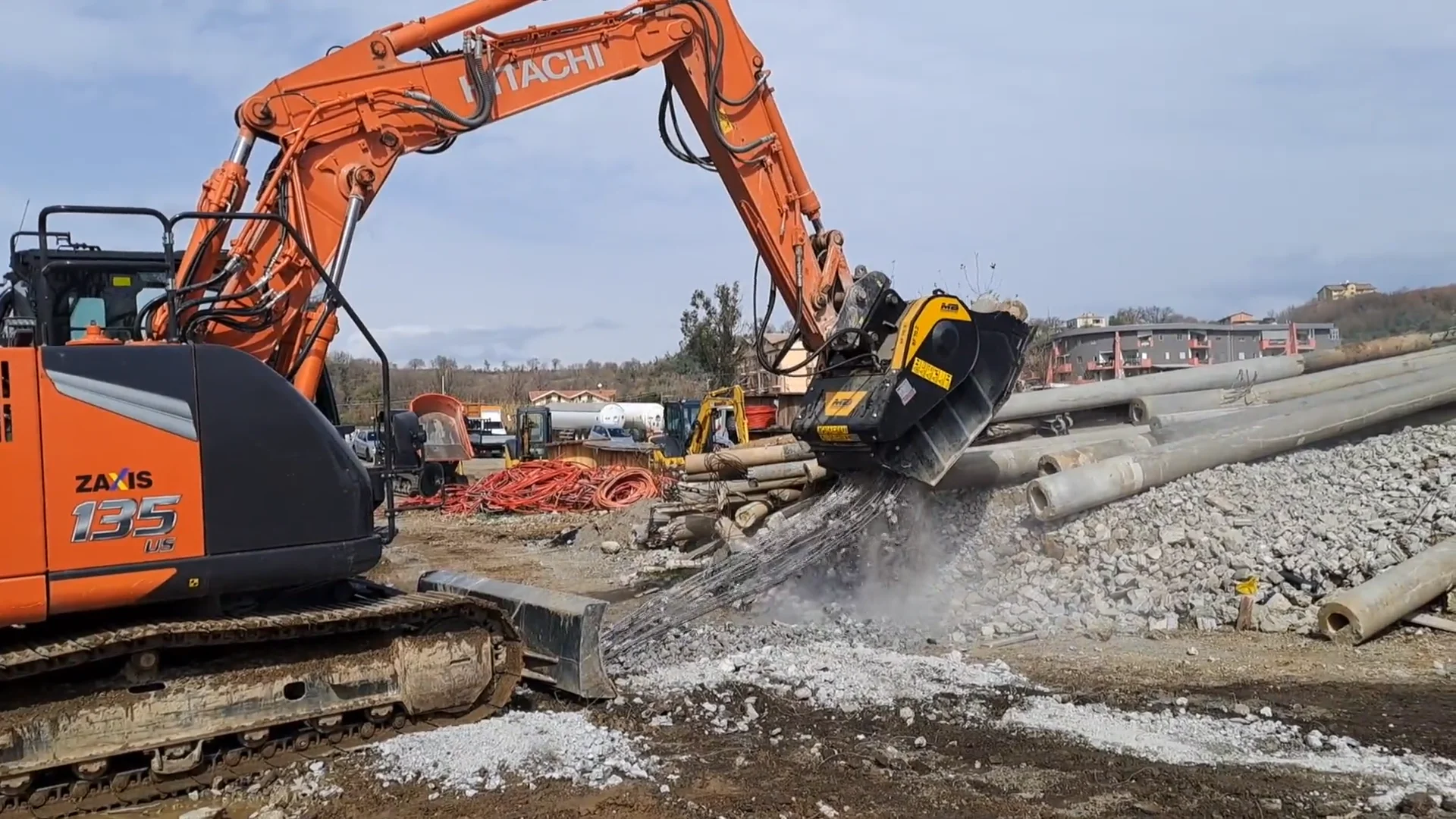 Demolishing Enel Poles: The BF70.2 Crusher Bucket Extracts Iron ...