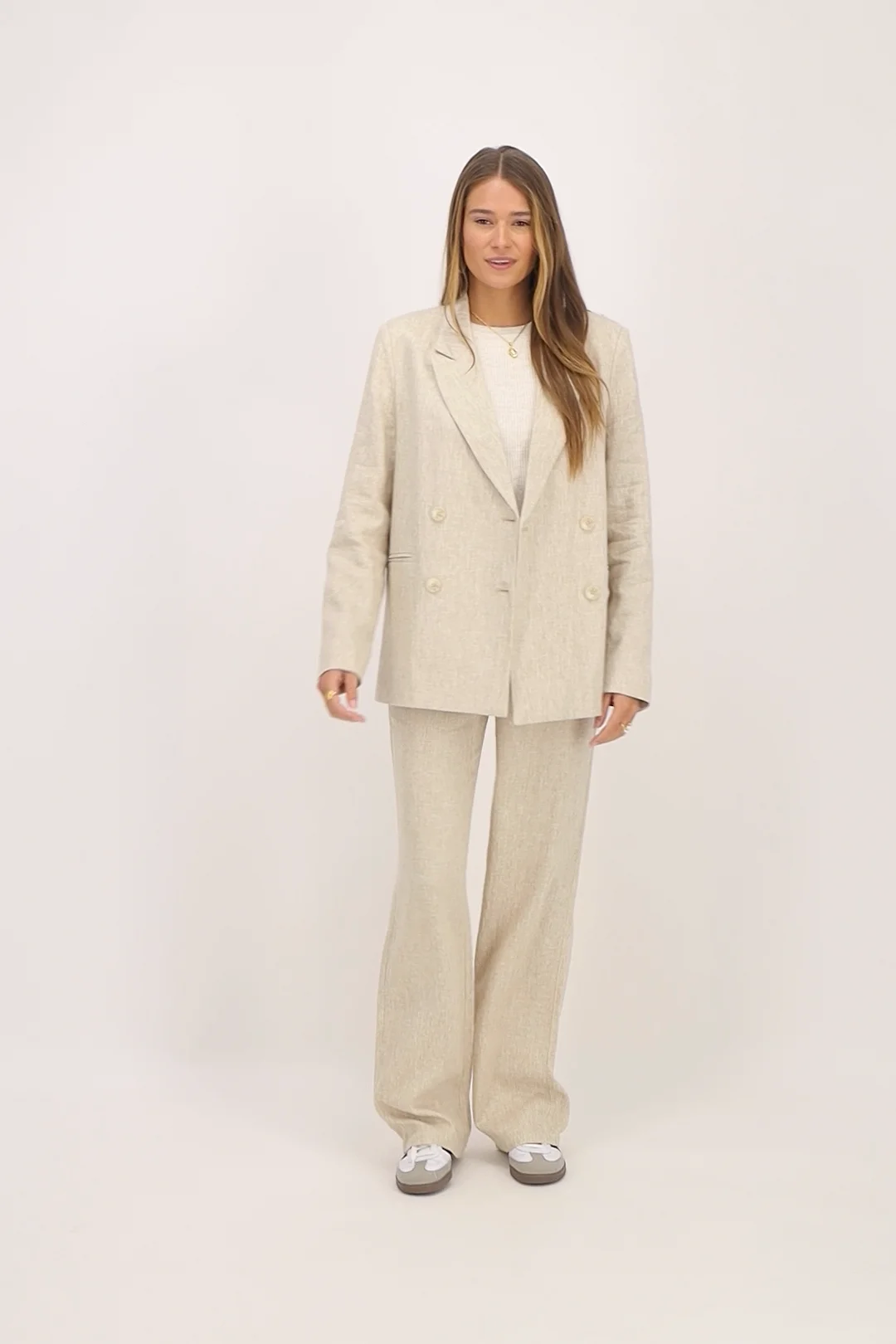 beige pak-1080p-1 on Vimeo