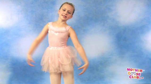 Annie performing in THE MOTHER GOOSE CLUB video "Ride a Horse to ...