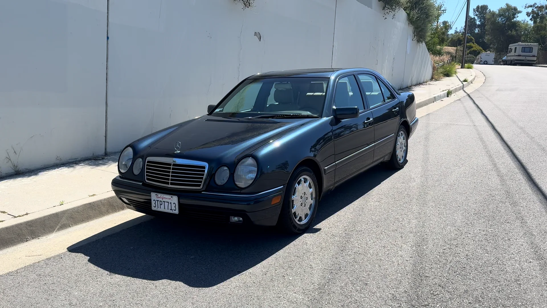 33k-mile ONE OWNER 1997 Mercedes E320 Exterior on Vimeo