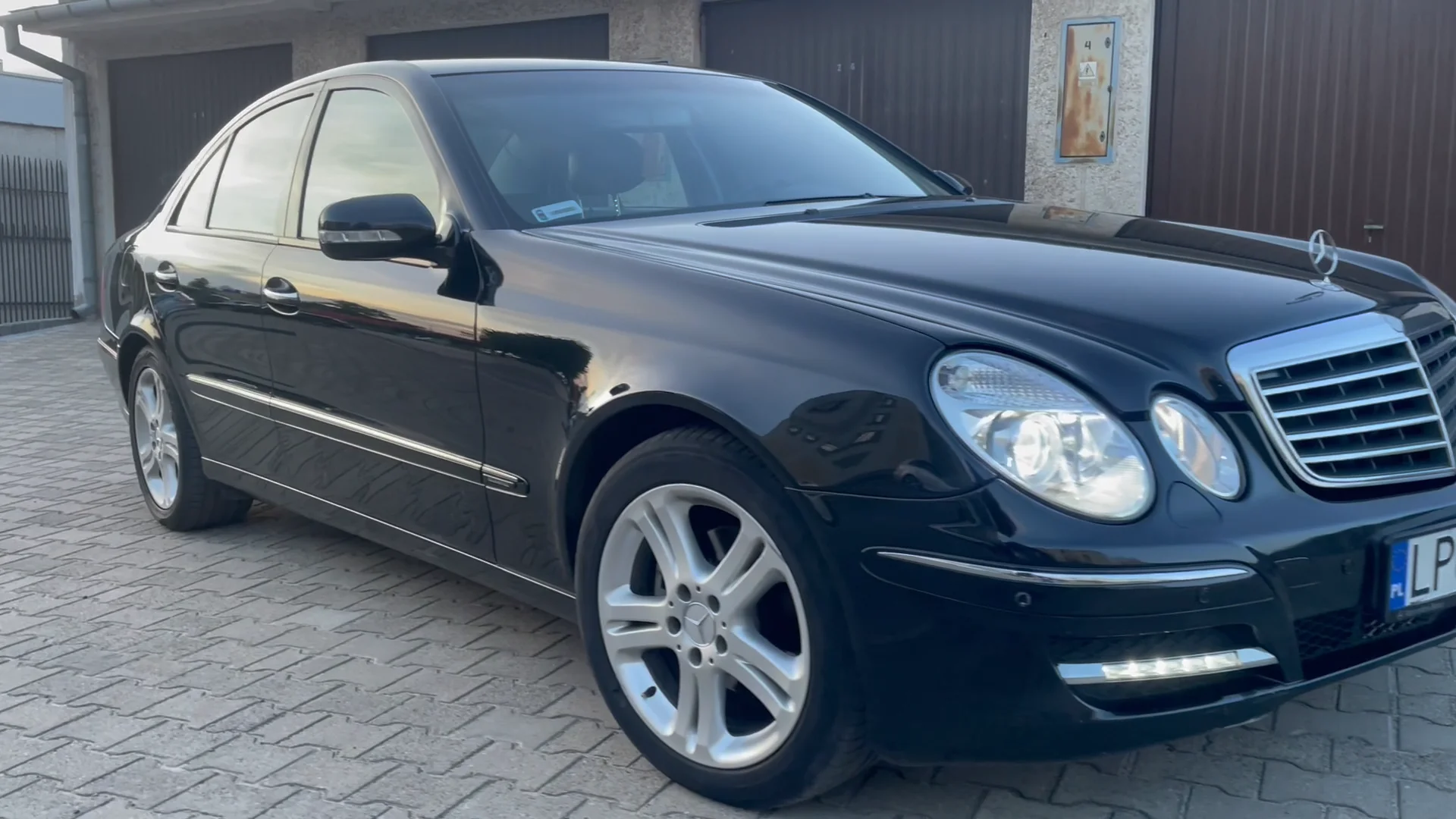 Mercedes-Benz e220 on Vimeo