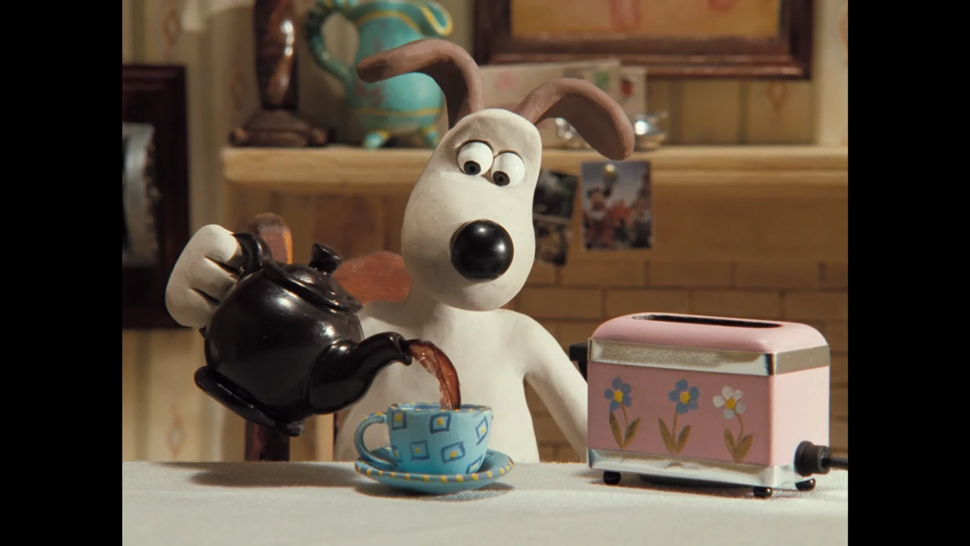 Sound Design - Wallace and Gromit The Wrong Trousers - Opening Sequence on Vimeo