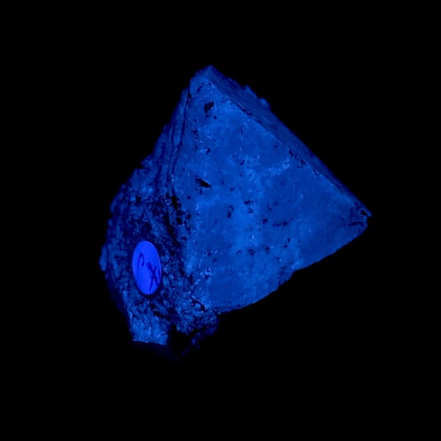 Scheelite (good sized crystal) (flourescent) | Xianghualing Mine ...