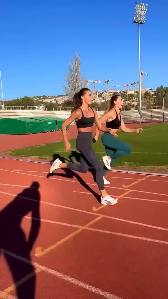 MARSHA DU ATLETA ATLETISMO GACELAS SKIPS LARGOS EN PISTA on Vimeo