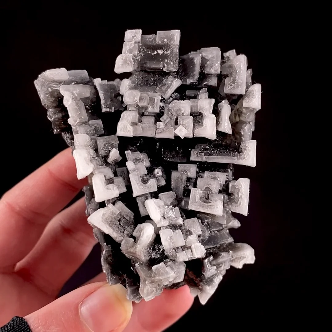 Halite with Organic material inclusions on Vimeo