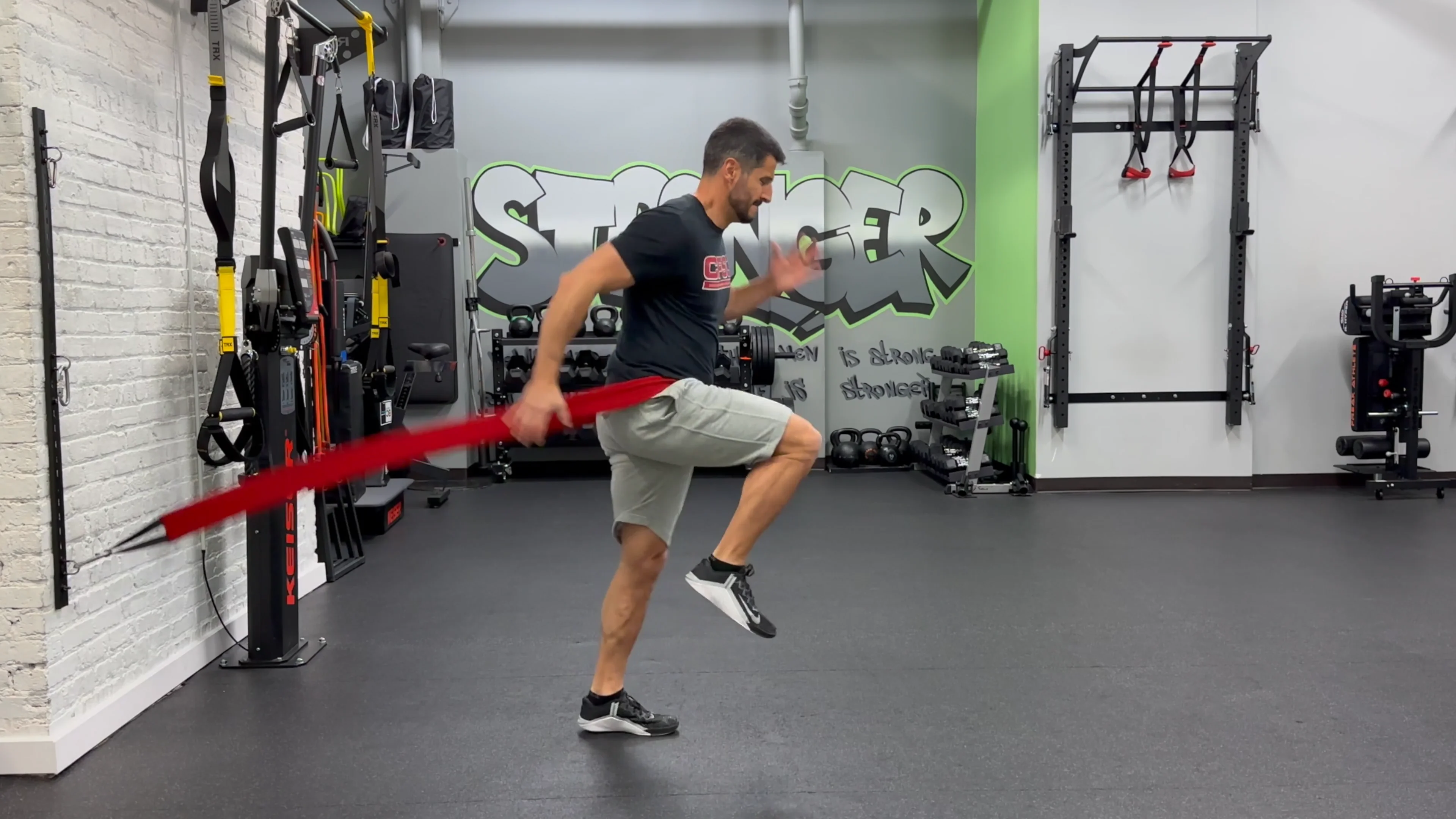 Band Resisted High Knees on Vimeo