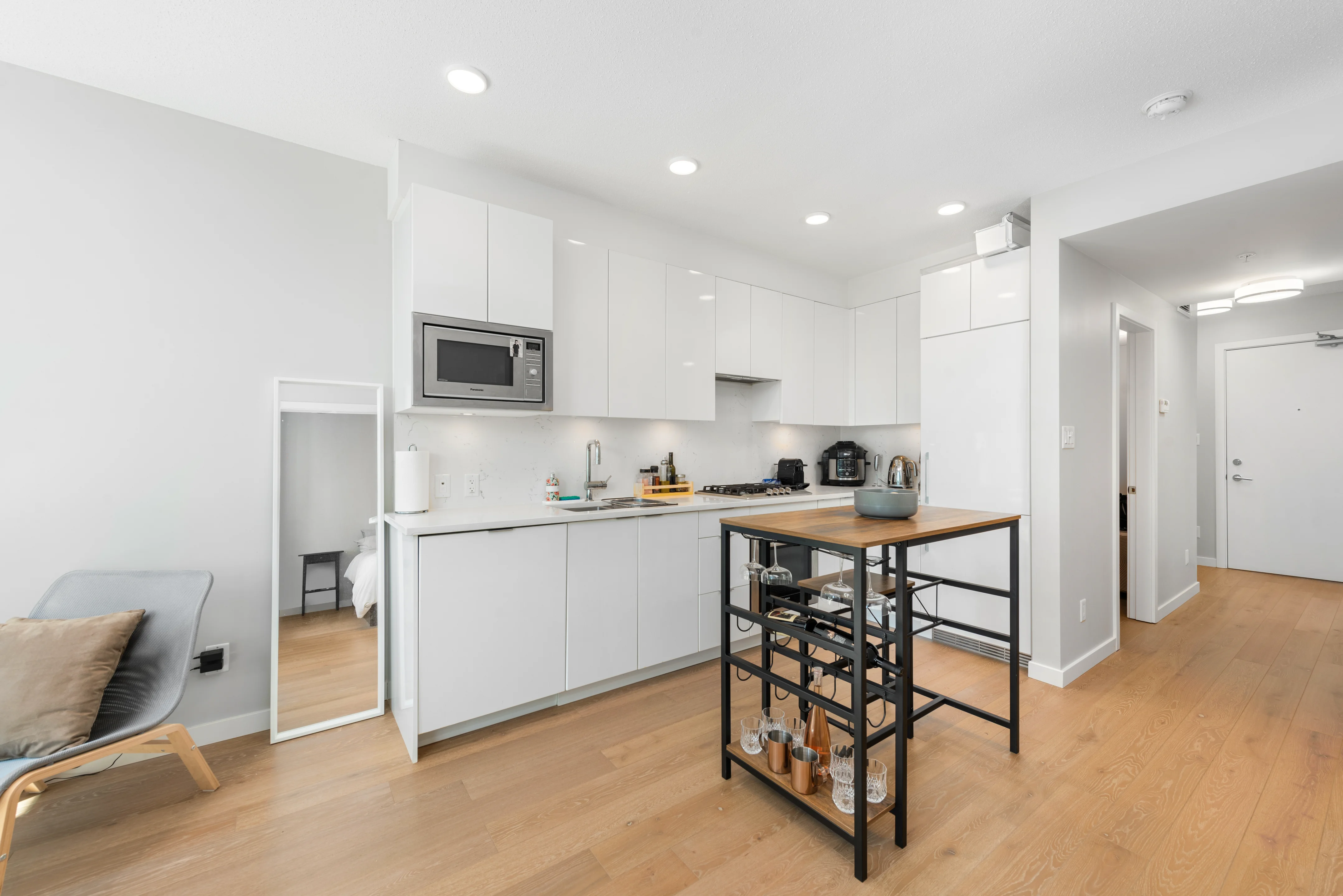 Sarah Toigo - 515 - 2888 Cambie Street, Vancouver, B.C. on Vimeo